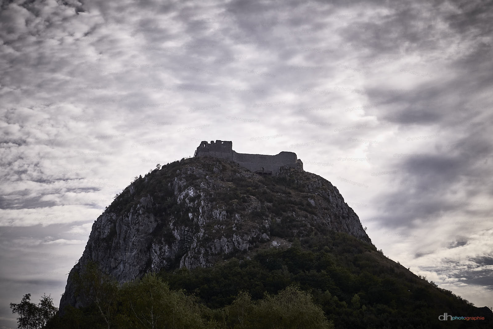 Le château de Montségur en pays cathare - dhphotographie